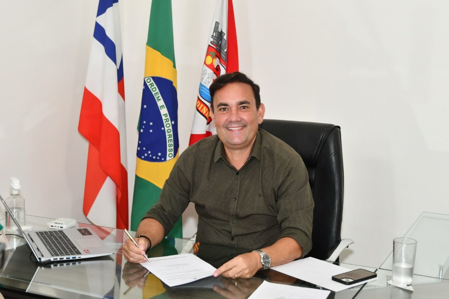 Valorização de professores: Prefeitura de Alagoinhas reajusta salário ...